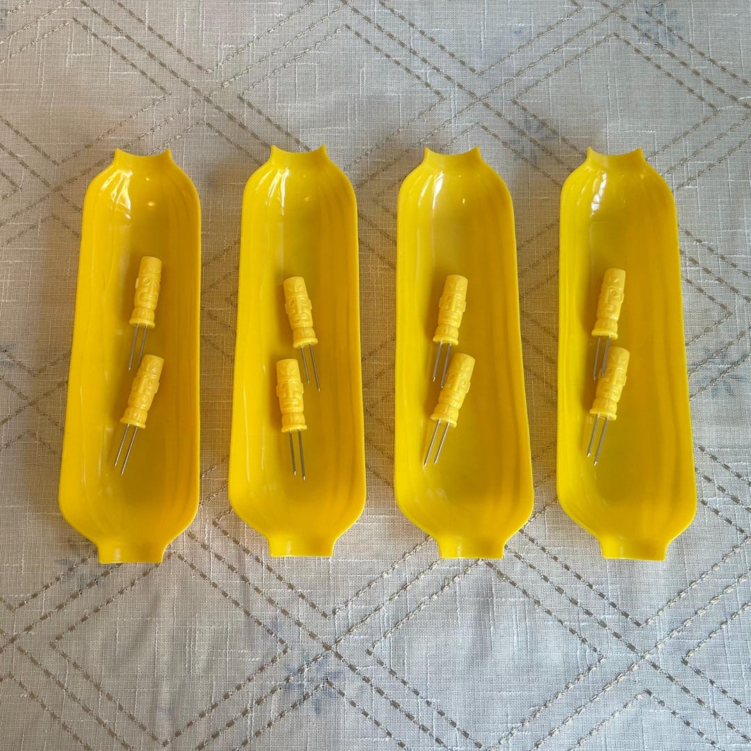 Corn on the Cob Roller Plates With Tiki Corn Holders, Vintage, Yellow ...