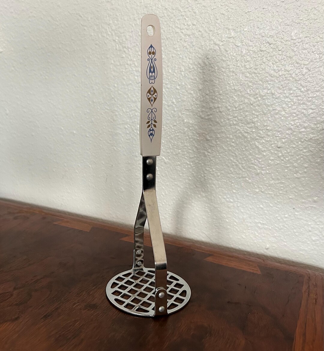 Ekco Flint Vintage MCM Harvest Wheat Melamine Handle Potato Masher ...