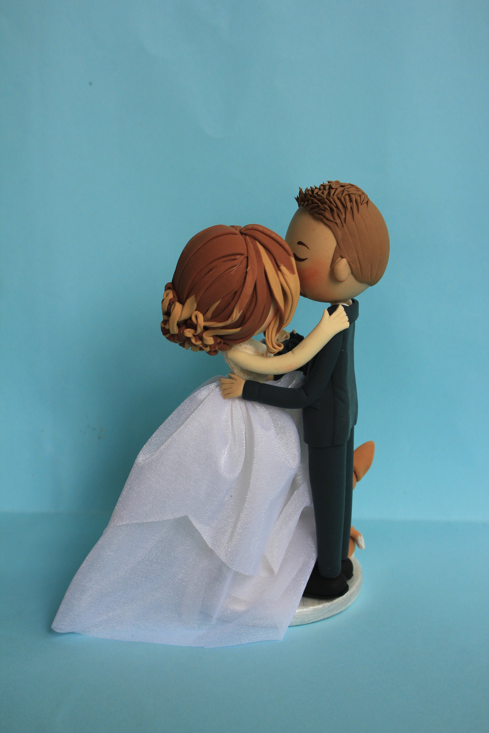 Kissing wedding cake topper Wedding cake topper with pet | Etsy
