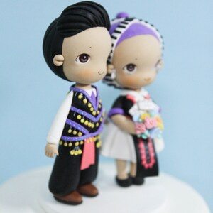 Hmong Bride & Groom Wedding Cake Topper, Traditional Wedding Couple ...