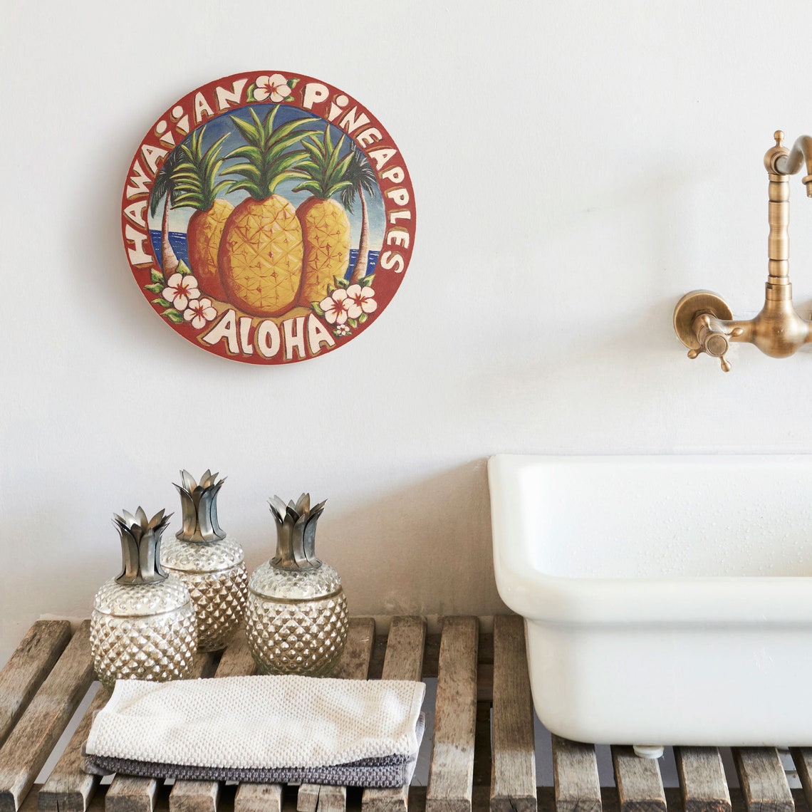 Hawaiian Pineapples Circle Sign – cute Vintage Style Tropical Hawaiian ...