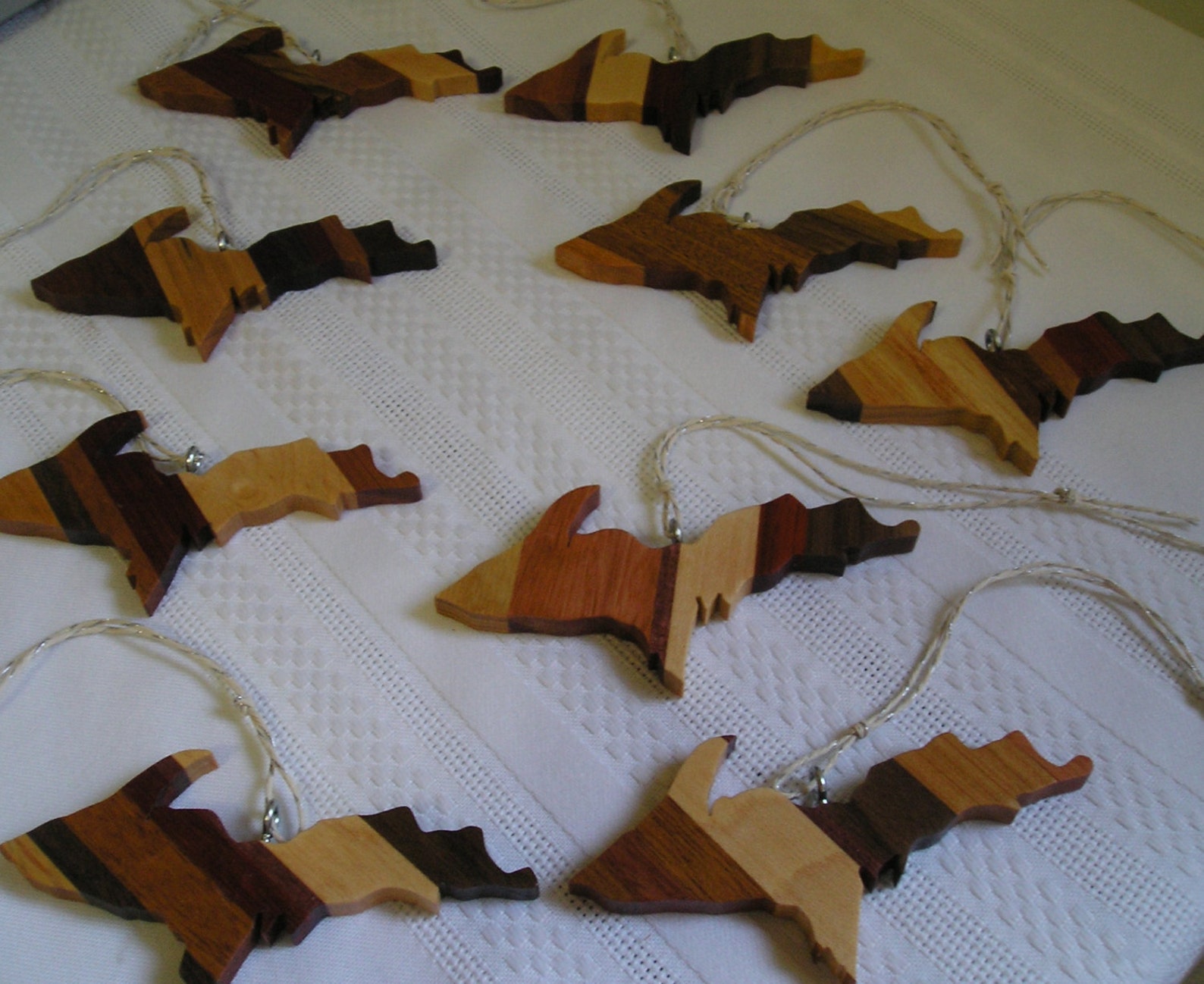 Michigan Upper Peninsula Shaped Laminated Hardwood Ornament or Magnet ...