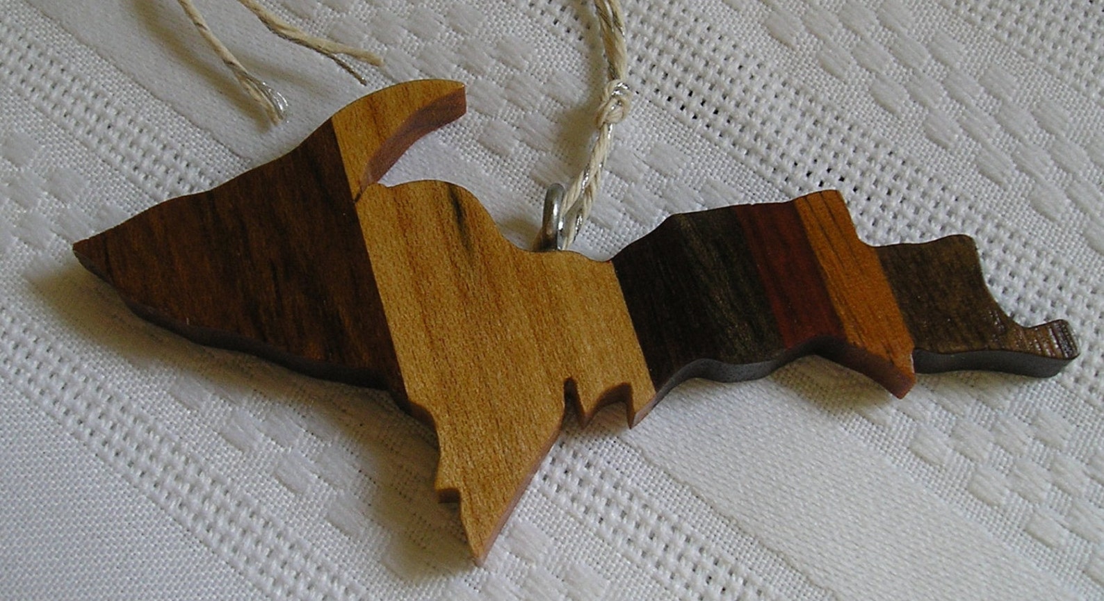 Michigan Upper Peninsula Shaped Laminated Hardwood Ornament or Magnet ...