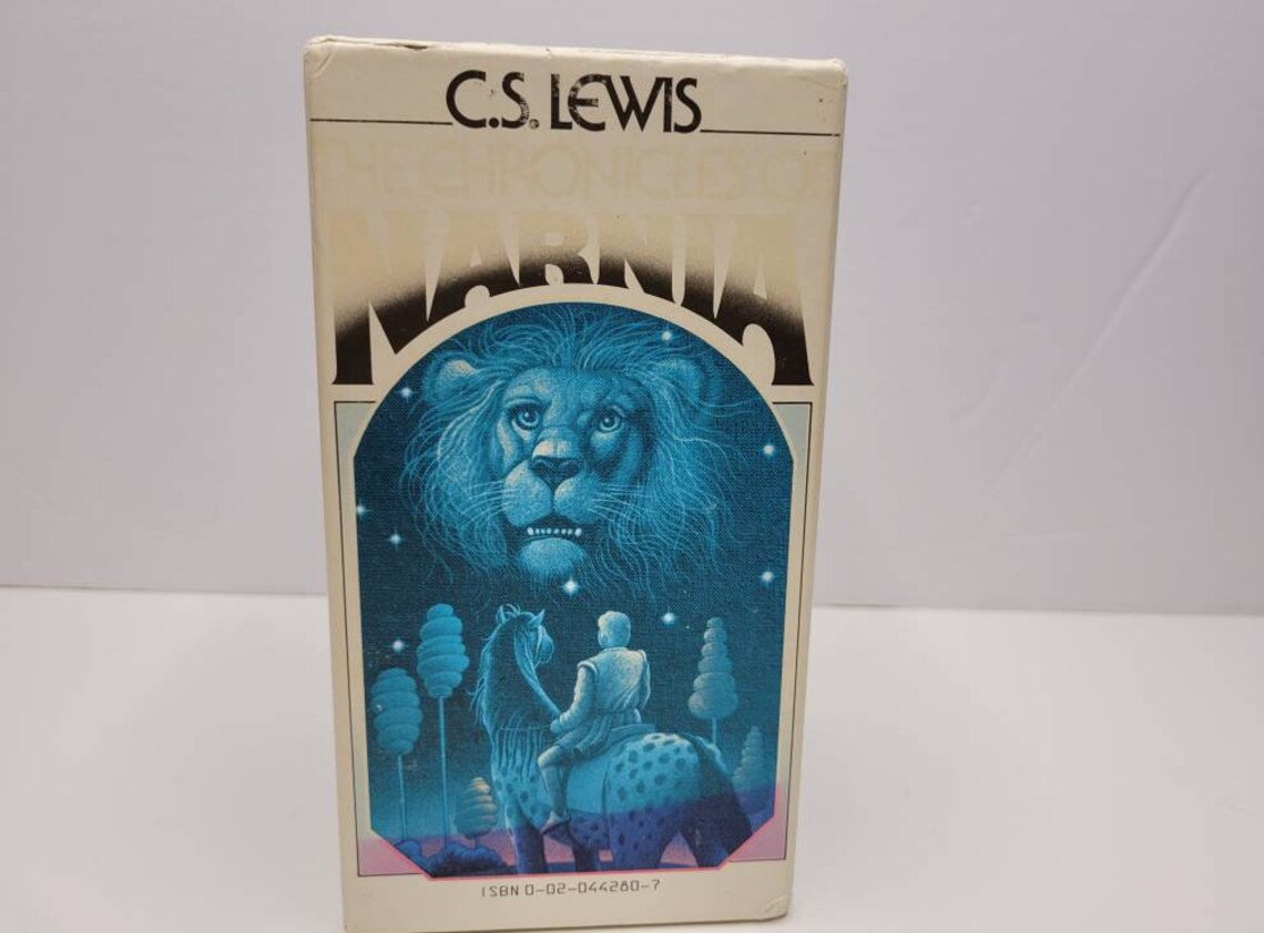 Chronicles of Narnia by CS Lewis Illustrated by Pauline | Etsy