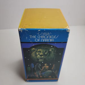 Chronicles of Narnia by CS Lewis Illustrated by Pauline Baynes ...