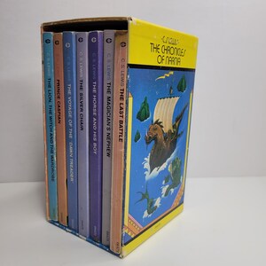 Chronicles of Narnia by CS Lewis Illustrated by Pauline Baynes ...