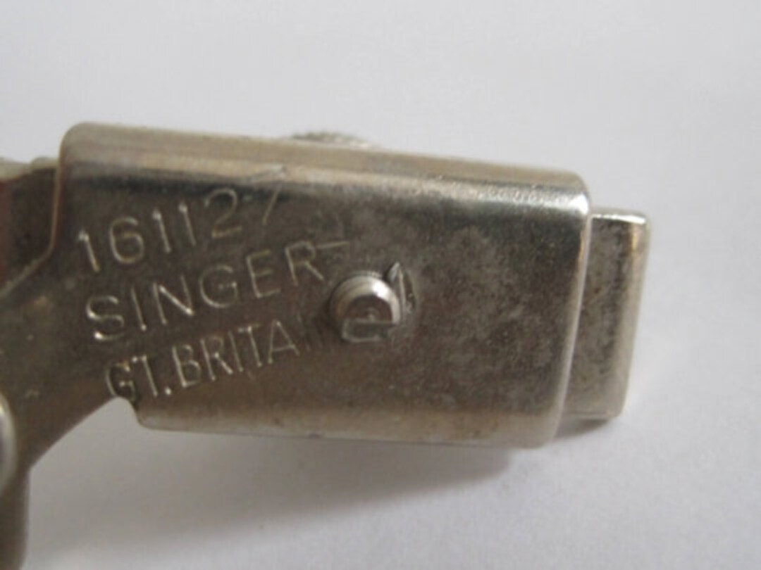 Vintage SINGER Sewing Machine Parts Singer 161127 Singer 35931 Lot of 2 ...