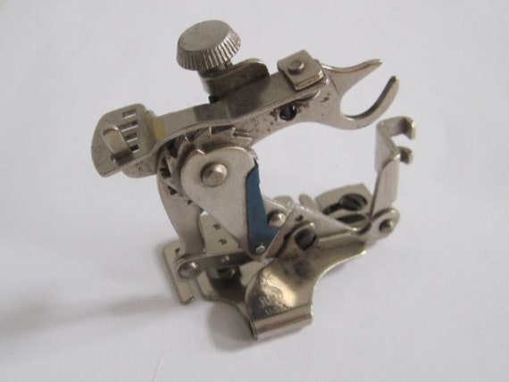 Vintage SINGER 40544 Sewing Machine Part Needle Bobbin Shuttle Cover S6 ...