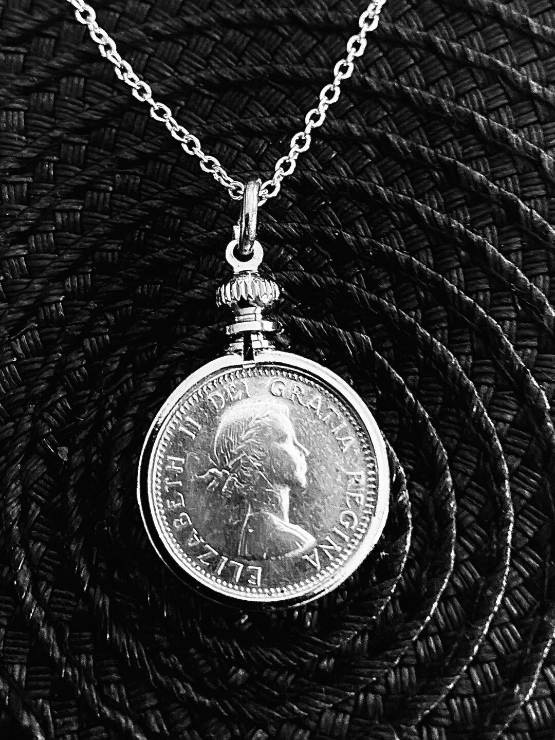 Queen Elizabeth II Coin Pendant - Etsy