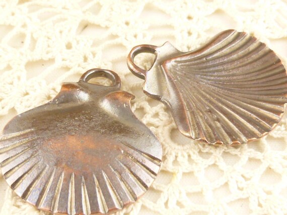 Large Rustic Aged Copper Scallop Shell Charms Pendants | Etsy