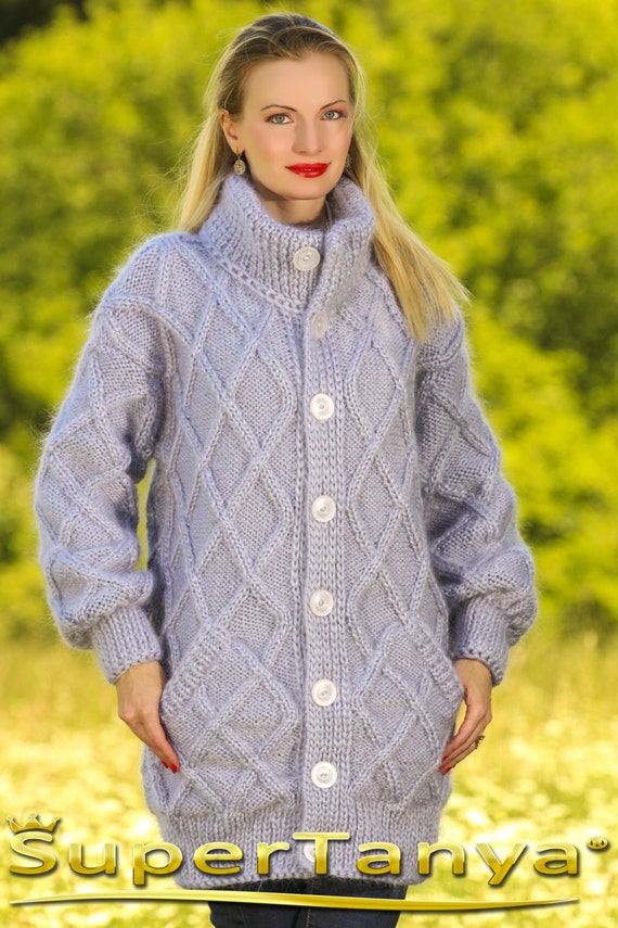 Zur Bestellung Handgestrickte Mohair Strickjacke In Grau Etsy