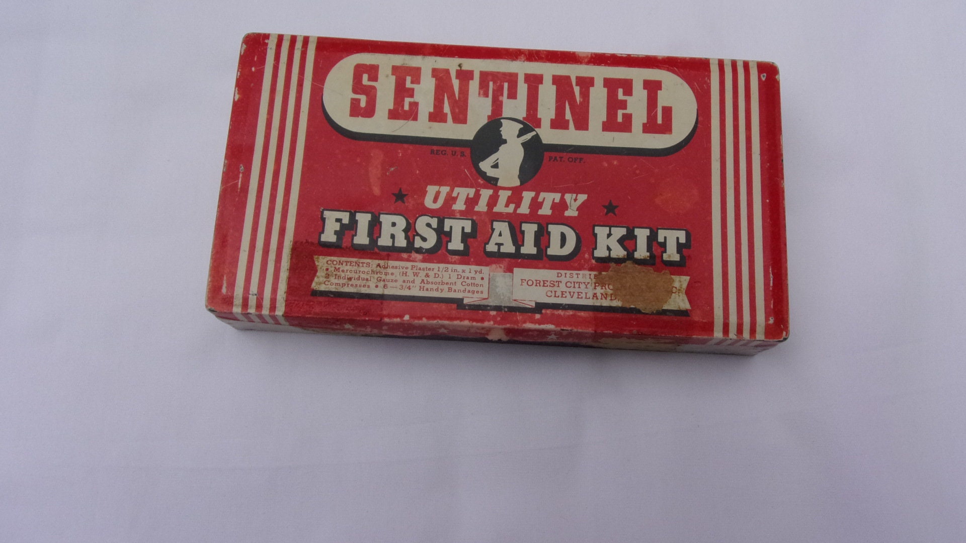 First Aid Kit Sentinel 1940's Metal Box Man Cave Bathroom Decor Shelf ...