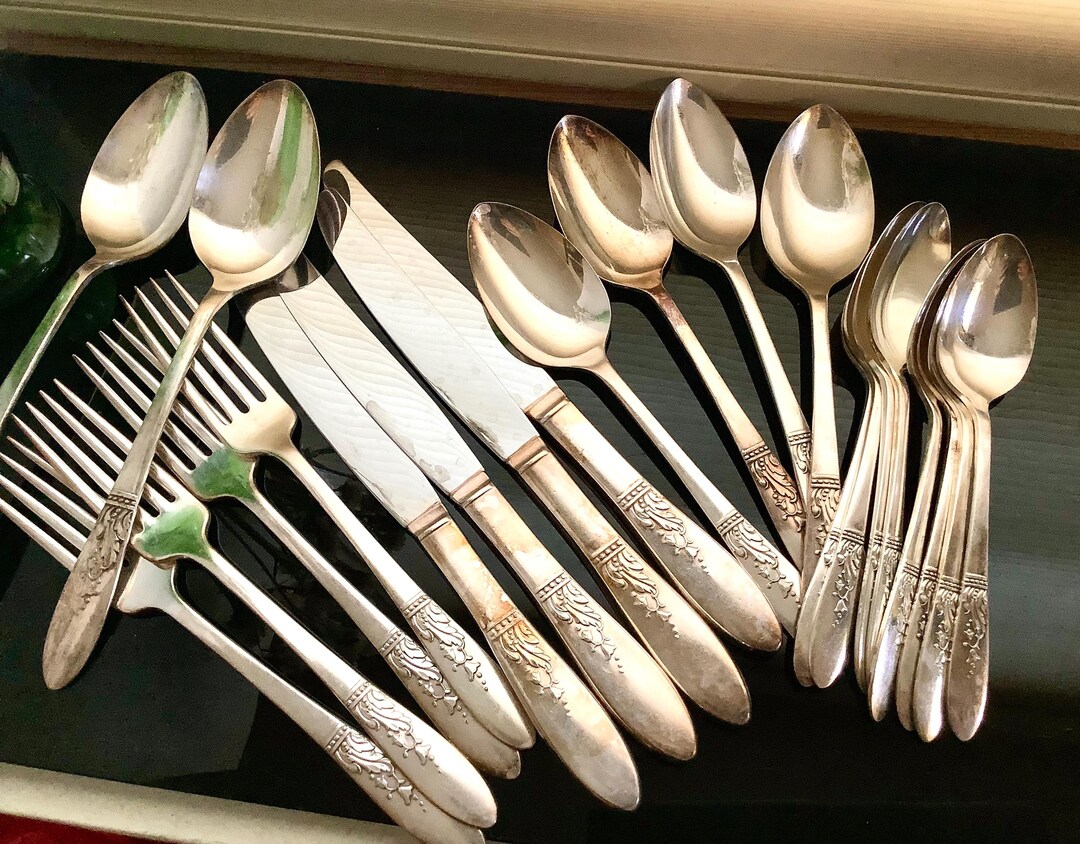 4 Place Settings 20 Pcs Presentation Art Deco, SL & GH Rogers Oneida ...