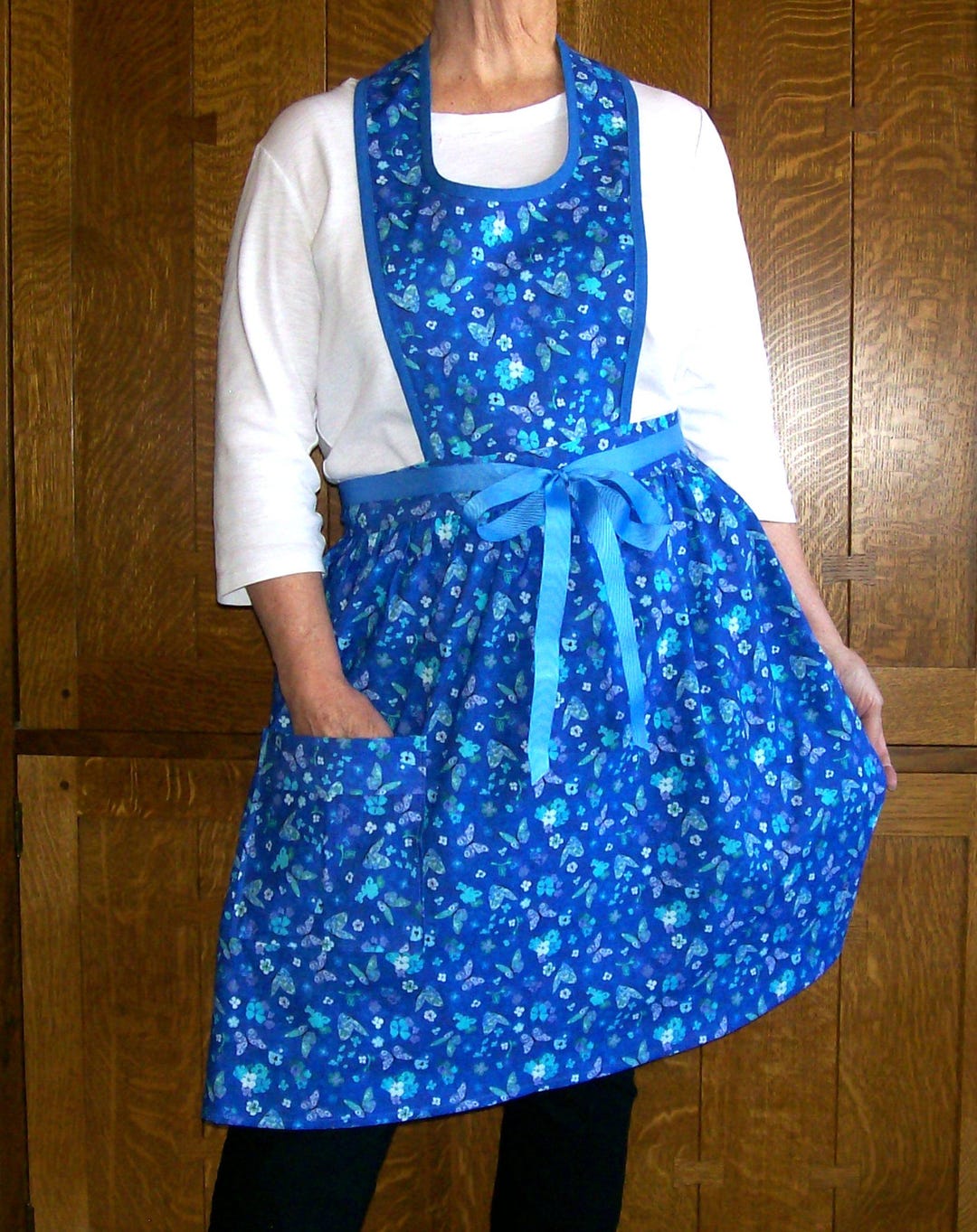 Retro Kitchen Apron Blue Bib Style Full Apron With Pocket Blooms and ...