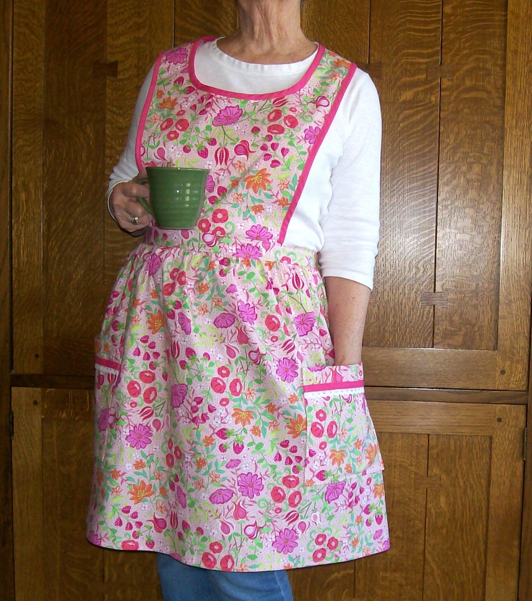 Pink Floral Retro Bib Style Apron With Pockets - 1950s Housewife Apron ...