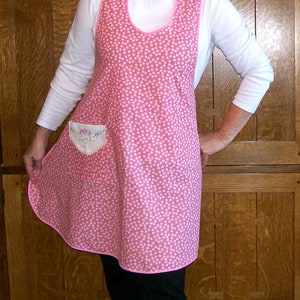 Pink Calico Kitchen Apron: Retro Style With Vintage Linen Pocket - Etsy