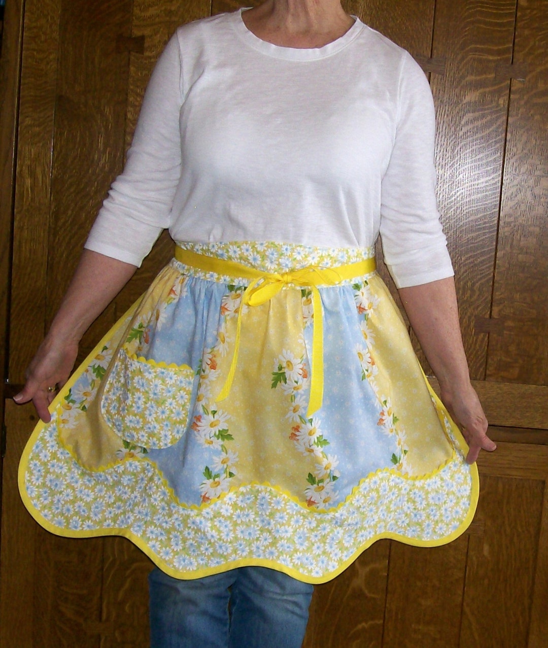 Daisy Half Apron Blue and Yellow Scalloped Daisy Apron Waist Apron With ...