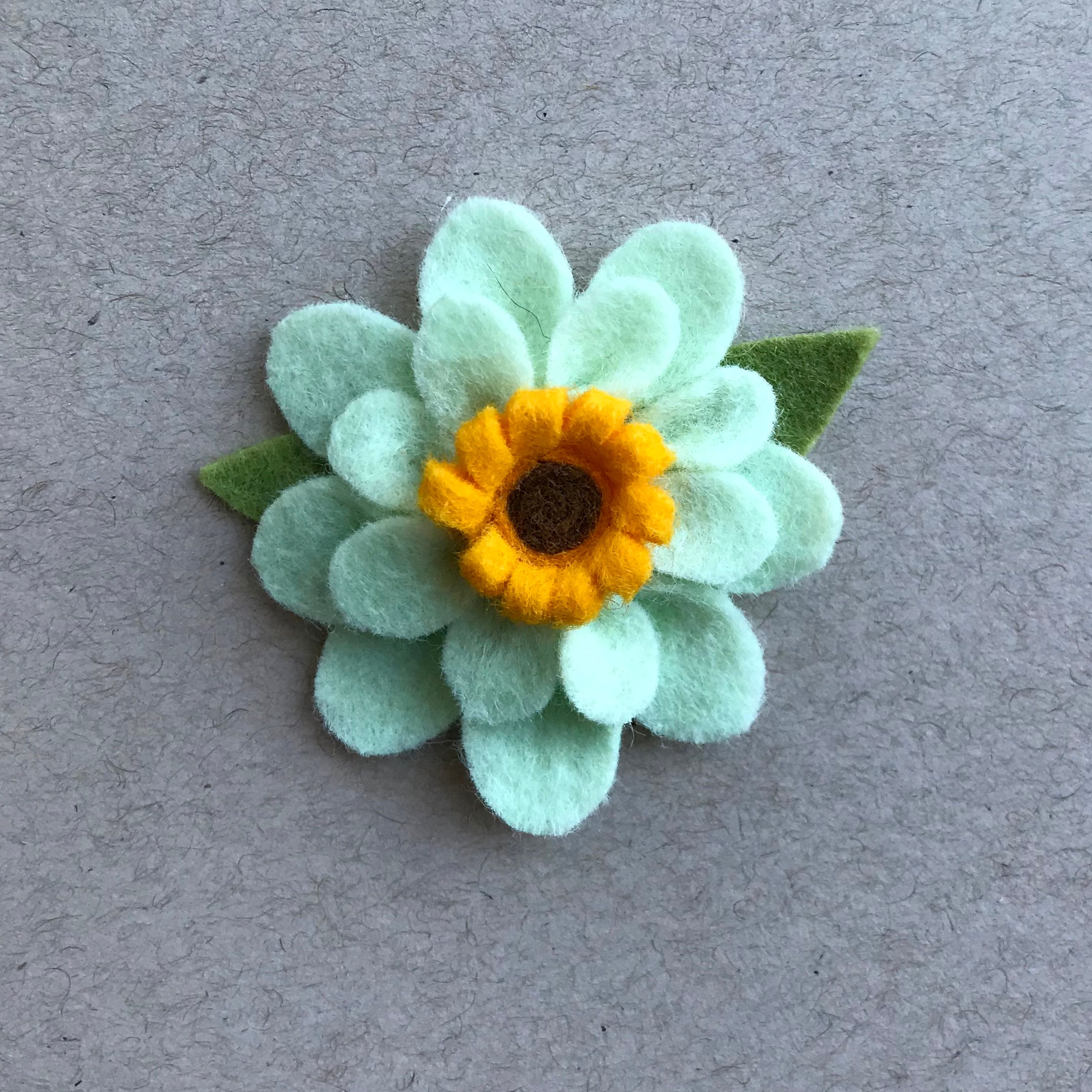 PDF Tutorial: Felt Flower Pattern With Rounded Petals and Leaves - "the ...