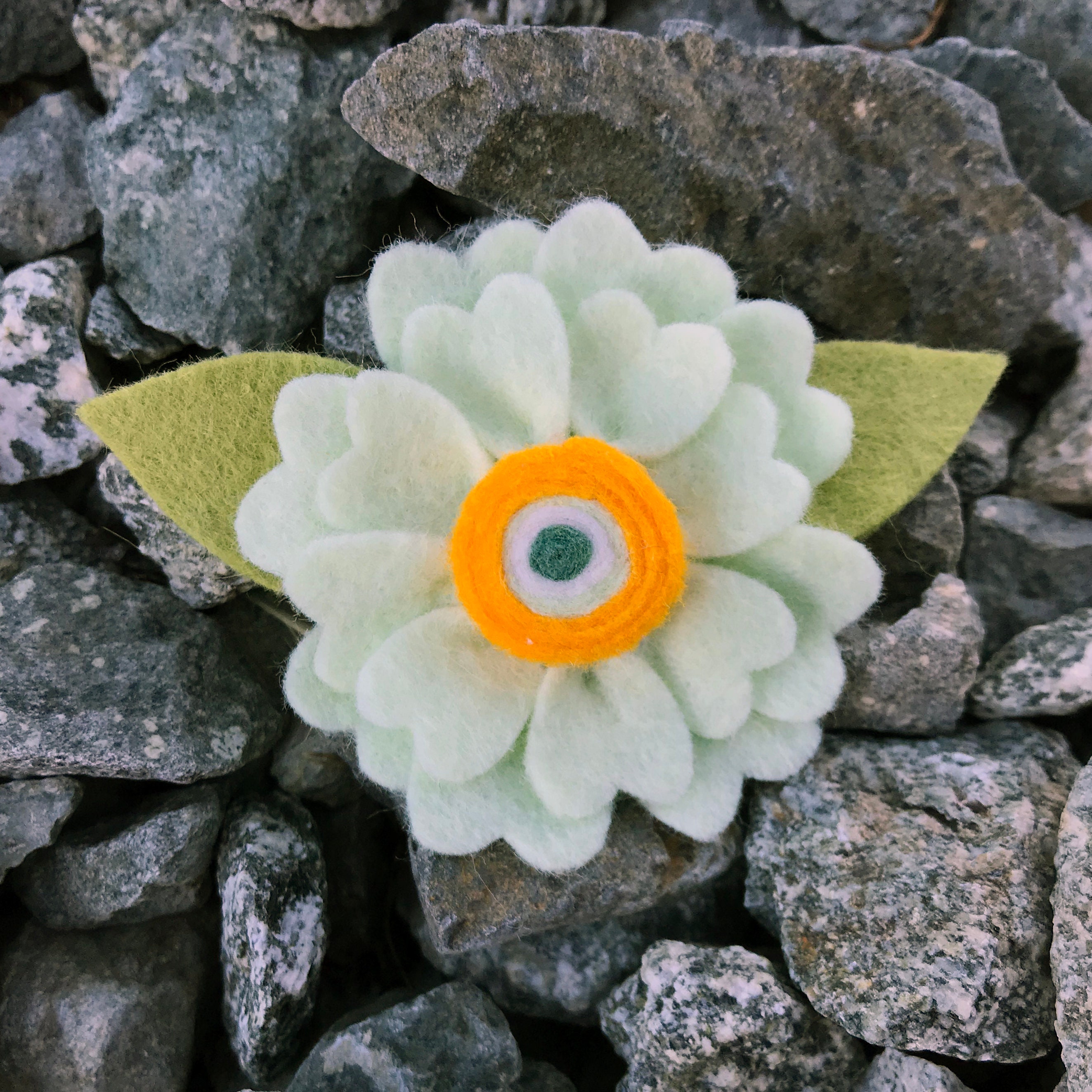 PDF Pattern & Tutorial: Felt Flower Pattern With Rounded Petals and ...