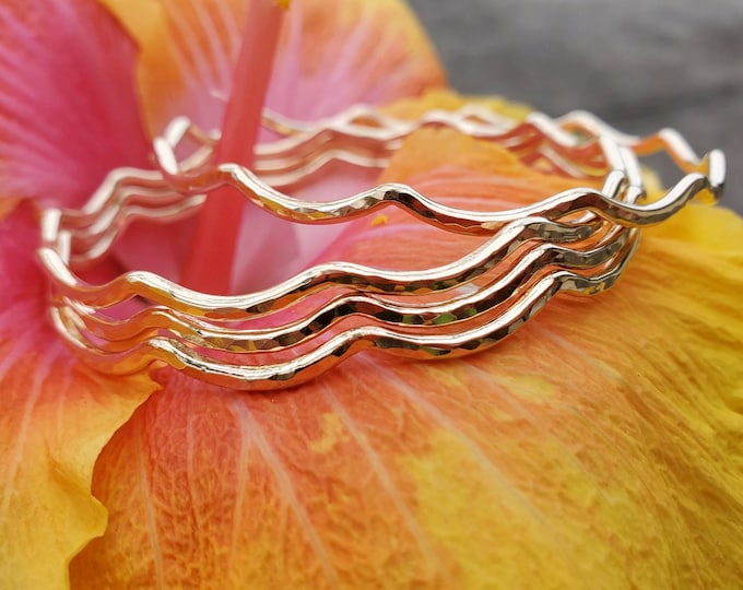 Wavy Bangle, Wavy Mermaid Bangle, Gold Filled, 12 Gauge, Hammered ...