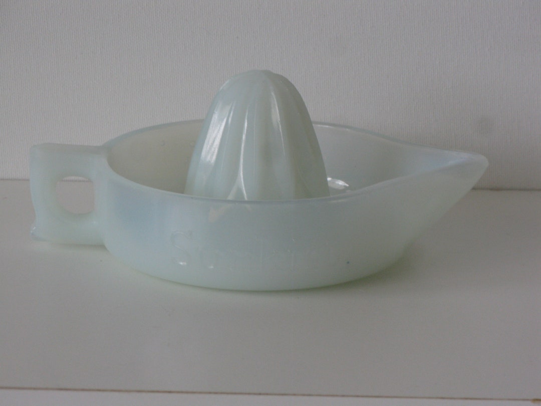 Vintage SUNKIST WHITE OPAL Glass Juicer /reamer With Loop Handle/1930s ...