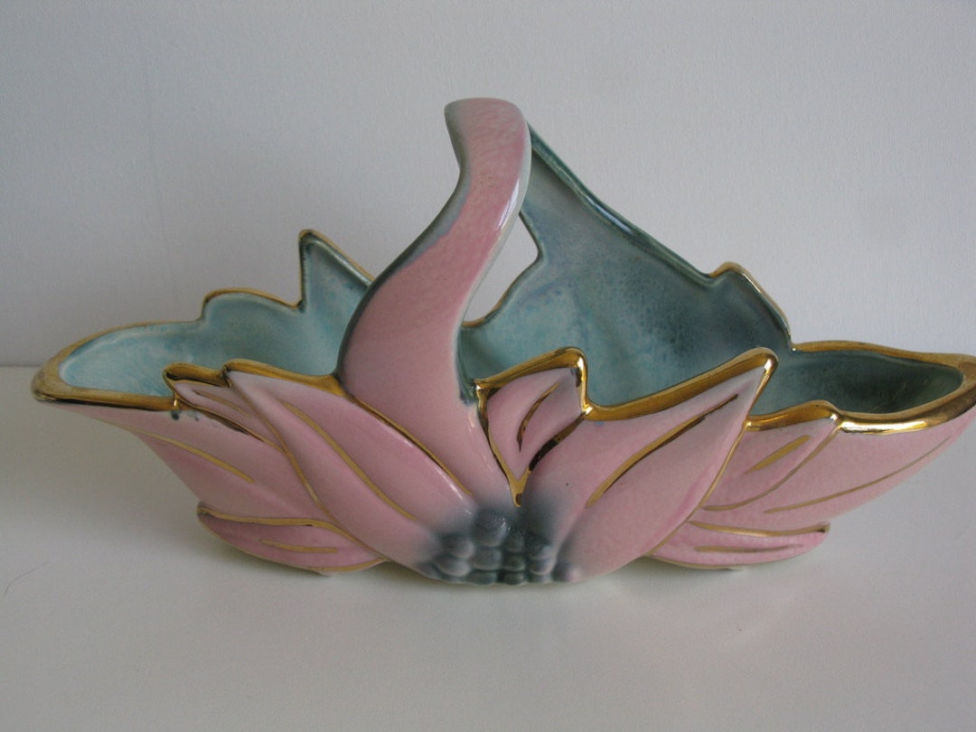 HULL PINK CAPRI Art Pottery Basket/retro Home Wares/vtg Hull Planters ...