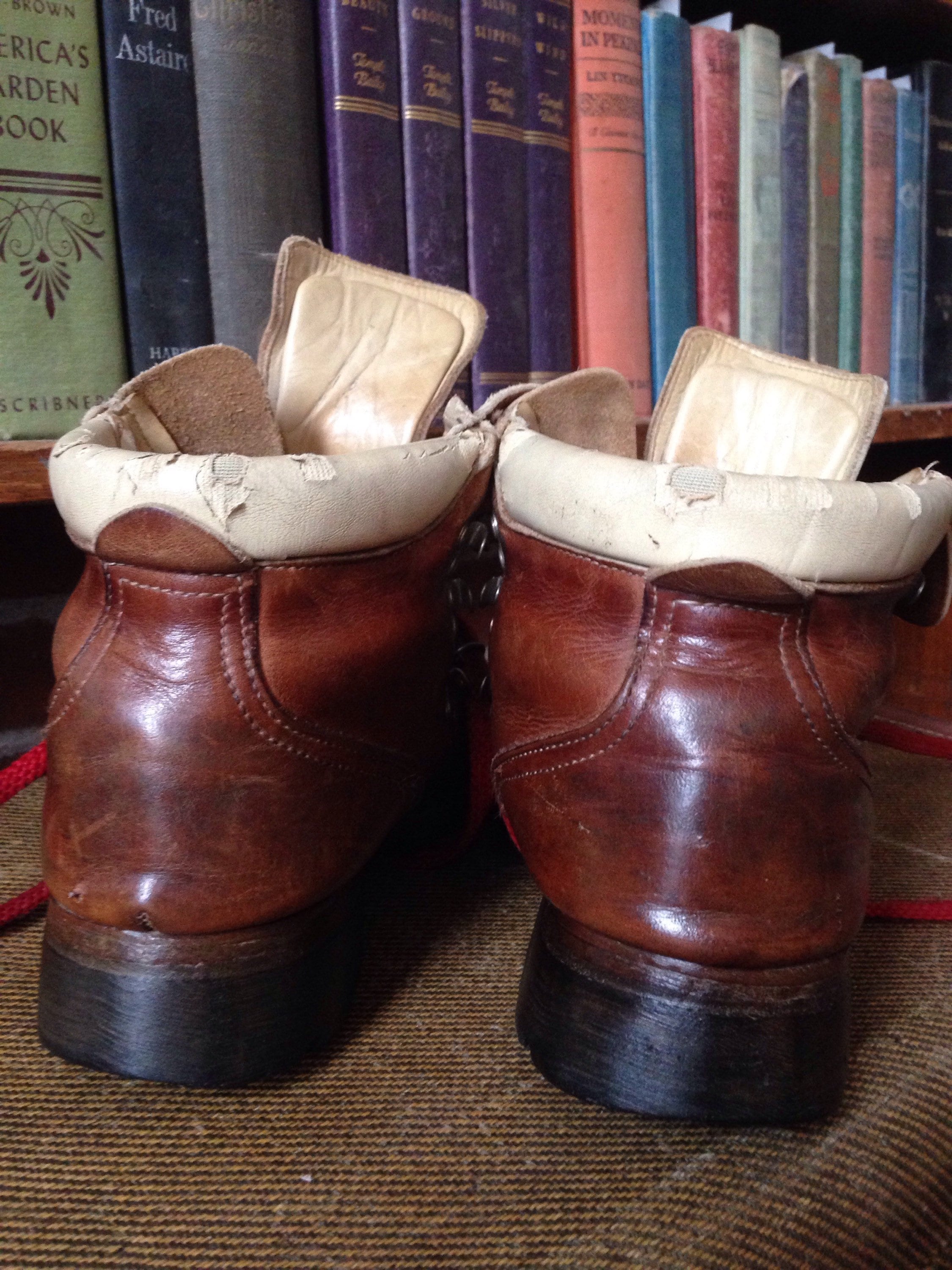 HIKING BOOTS 1977 ROCKY leather hikers waffle stompers - Etsy 日本