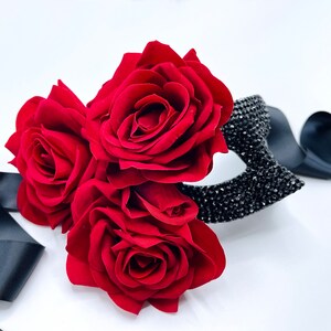 A Romance of Roses Ruby Red Velvet Roses & Jet Black Crystals ...