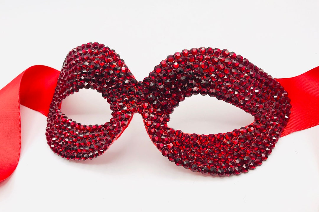 Occhi Ruby Red Glass Crystal Rounded Eye Masquerade Mask - Etsy
