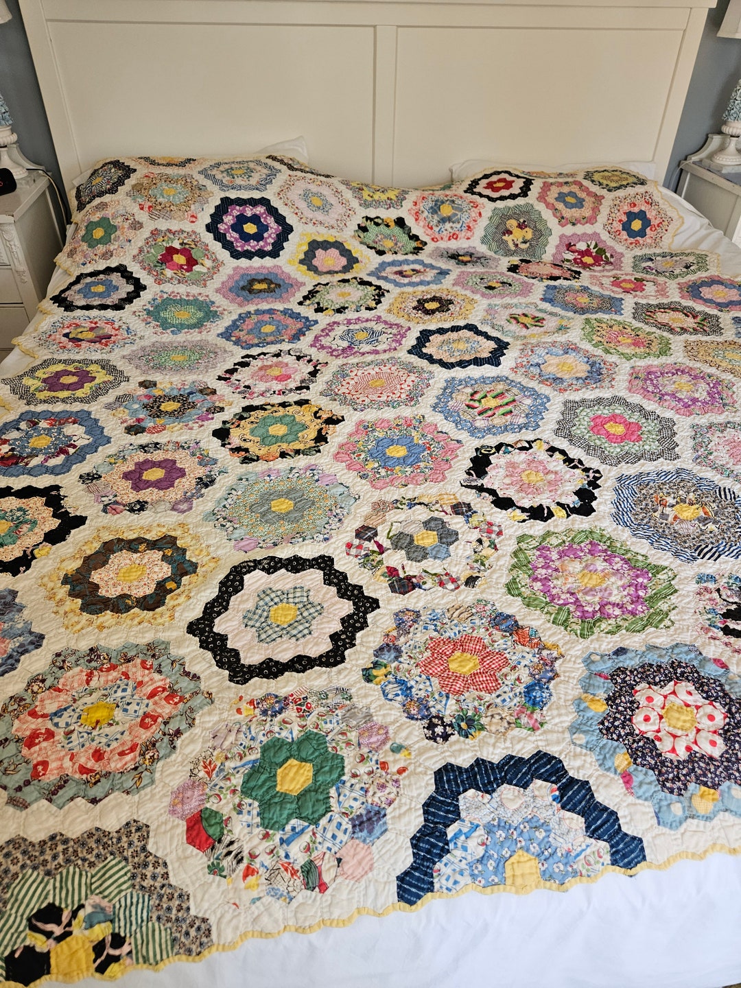 Stunning Grandmother's Flower Garden Quilt - Etsy