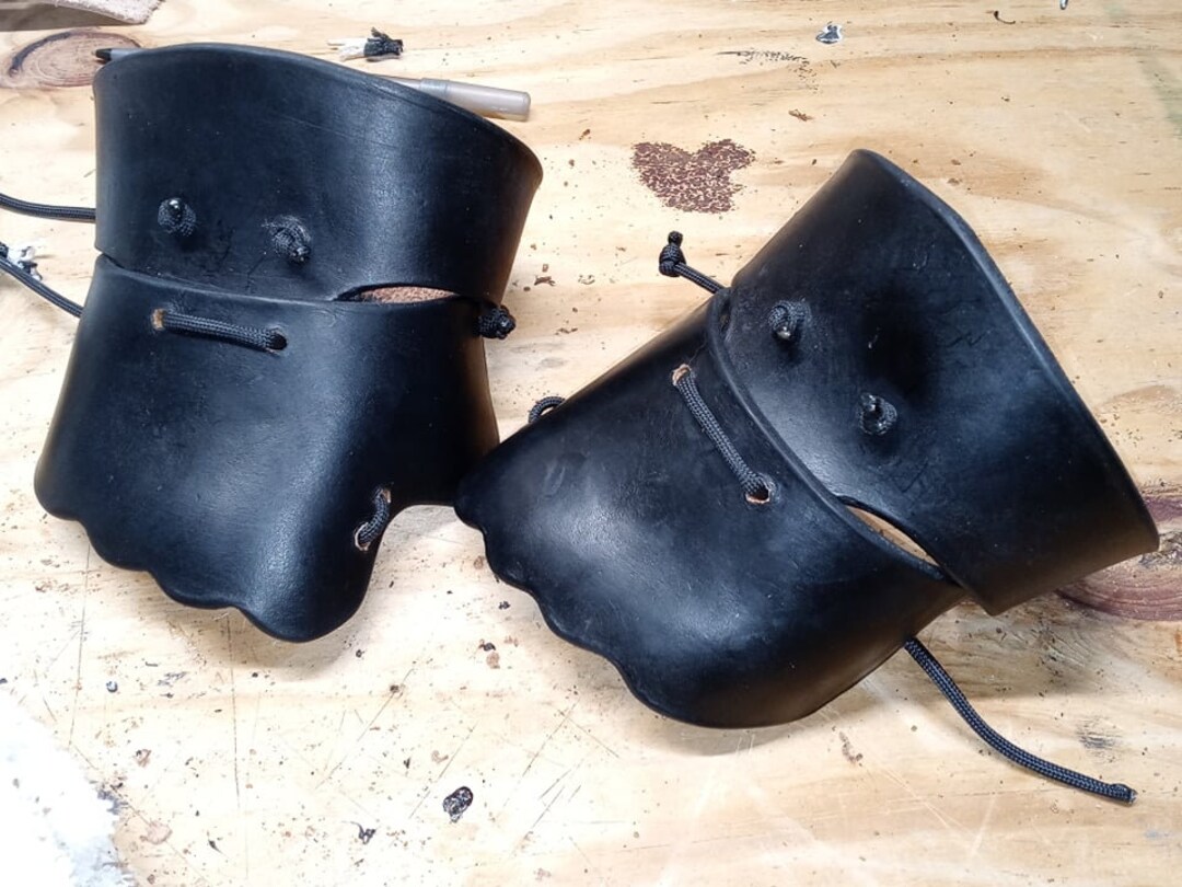 Hardened Leather Scalloped Demi Gauntlets - Etsy