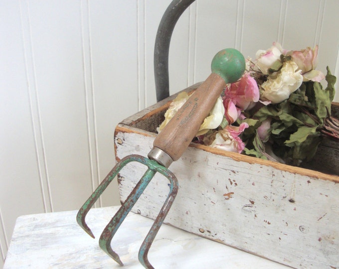 VINTAGE GARDEN TOOL - Hand - Rake - Green Metal Wood - Gardening ...