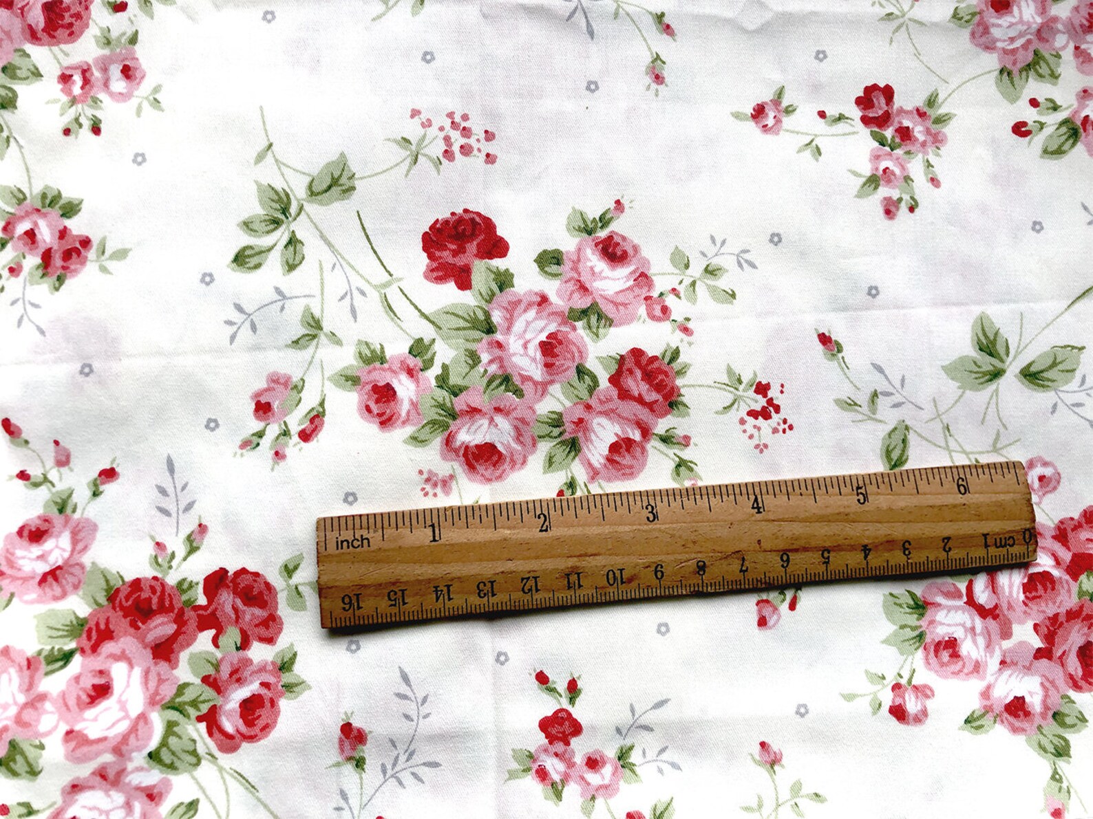 Rose Cotton Fabric - Shabby Chic Floral Print, Sewing Quilting (1/2 ...