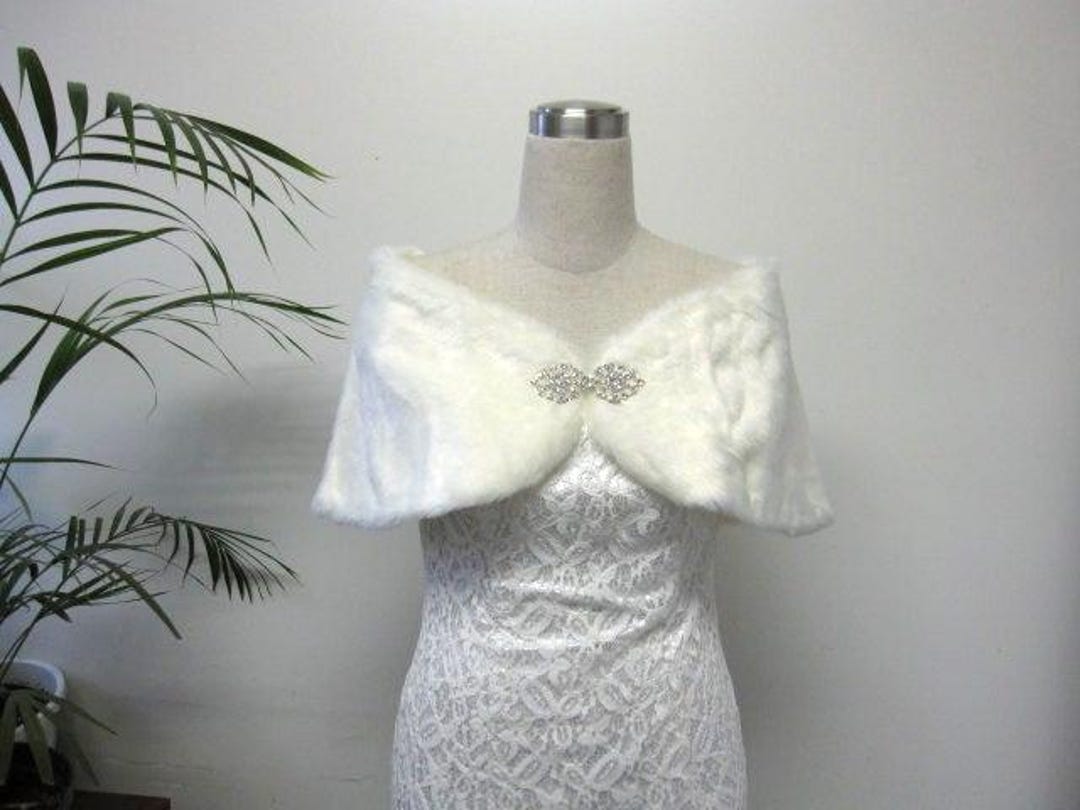 Ivory Faux Fur Bridal Wrap: Winter Wedding Bolero - Etsy