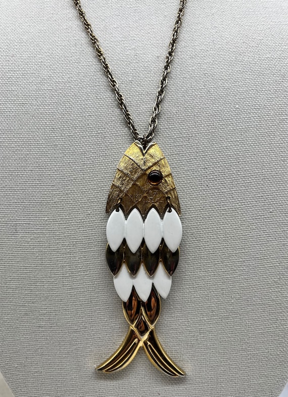 Vintage fish pendant necklace - Gem