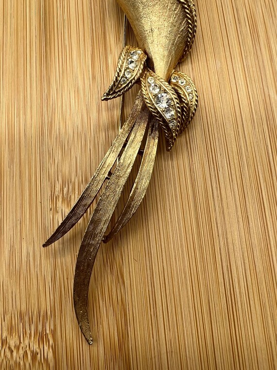 Sarah Coventry Calla Lily Brooch - Gem