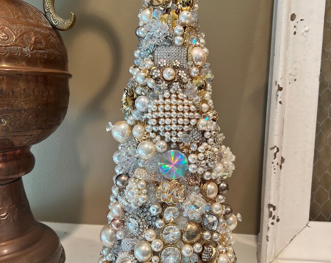 Jeweled Lighted Tree, Red and Green Recycled Jewelry, Vintage Jewelry ...