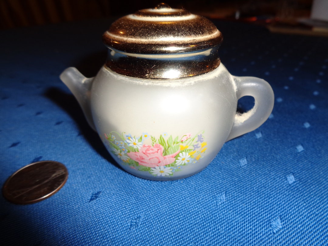 Vintage Avon Body Powder Container and Shaker Shaped Like a Little ...