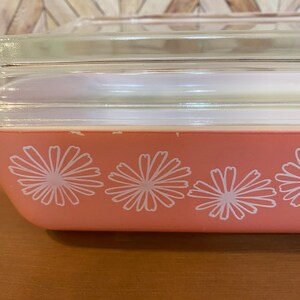 Vintage Pyrex Pink Daisy 575-B 2 Quart Space Saver Casserole Dish With ...
