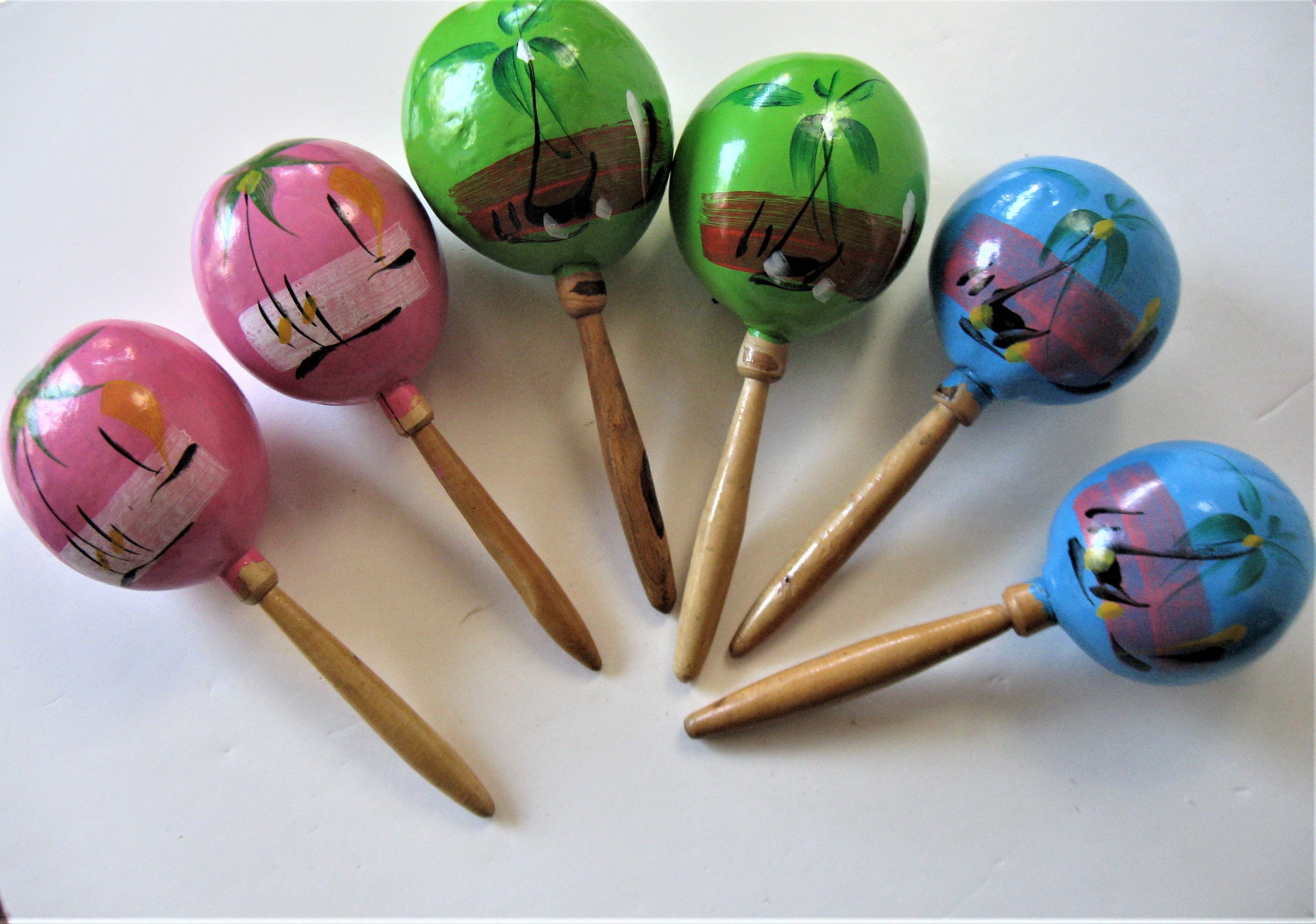 Spanish Maracas History