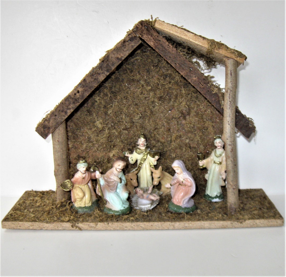 Vintage Nativity Set Wiwth Stable, 13" X 10", 8 Creche Figures, Rustic ...