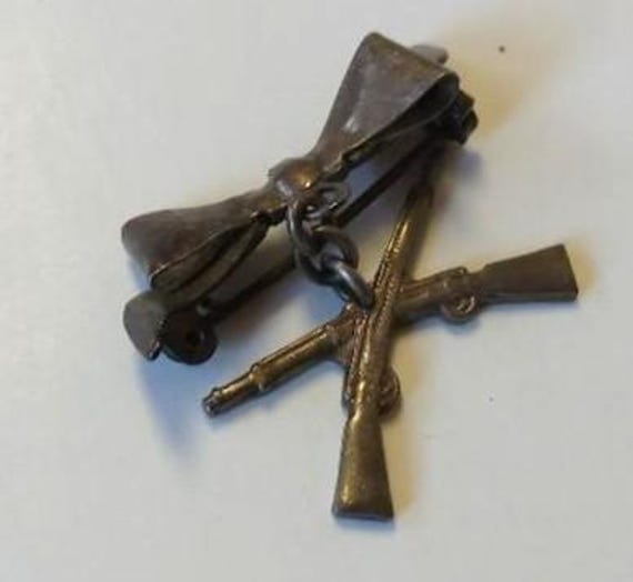 Antique sterling silver bow and crossed rifle pin, Mi… - Gem