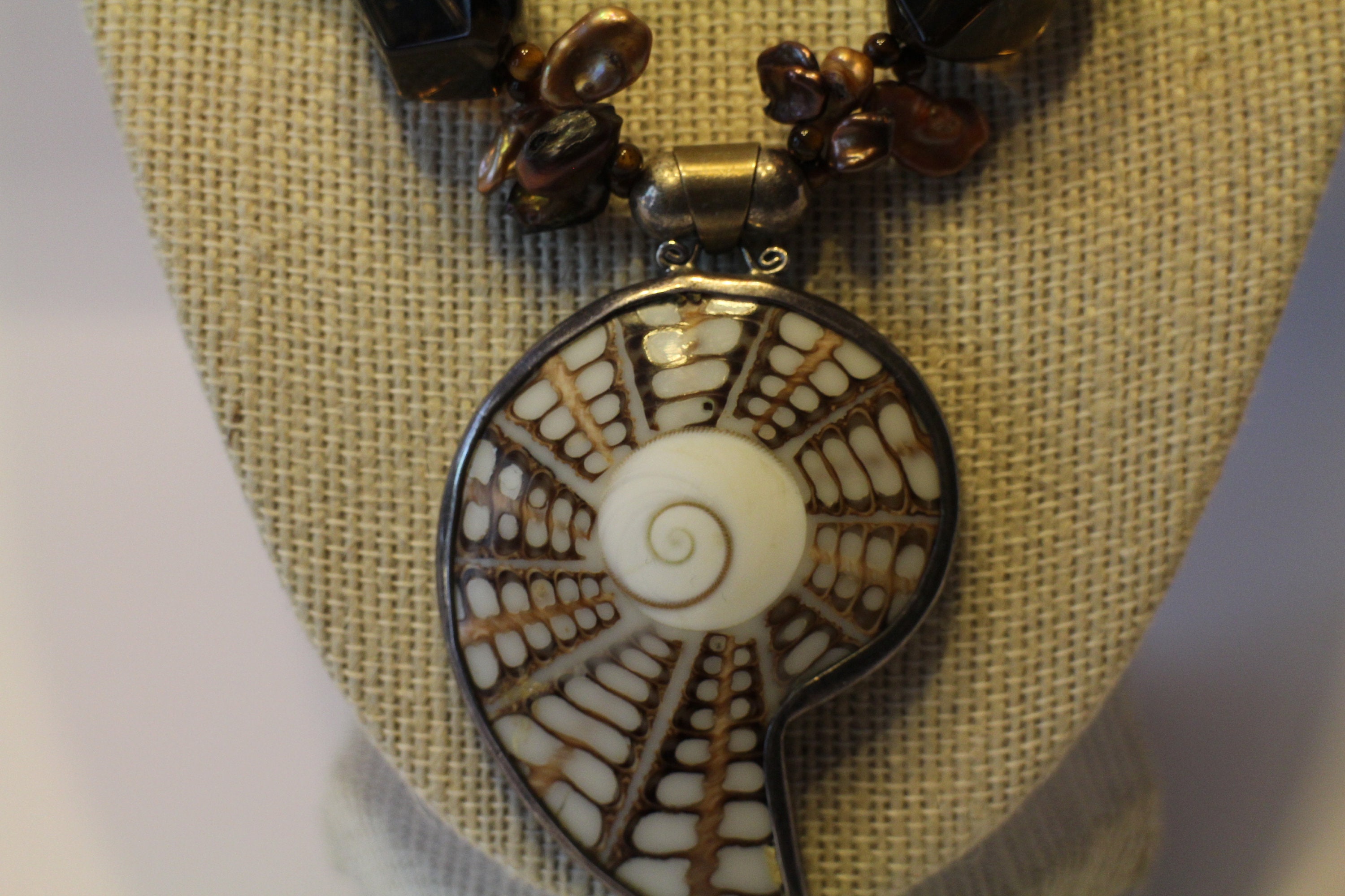 Vintage Shiva Shell Pendant Necklace - Etsy