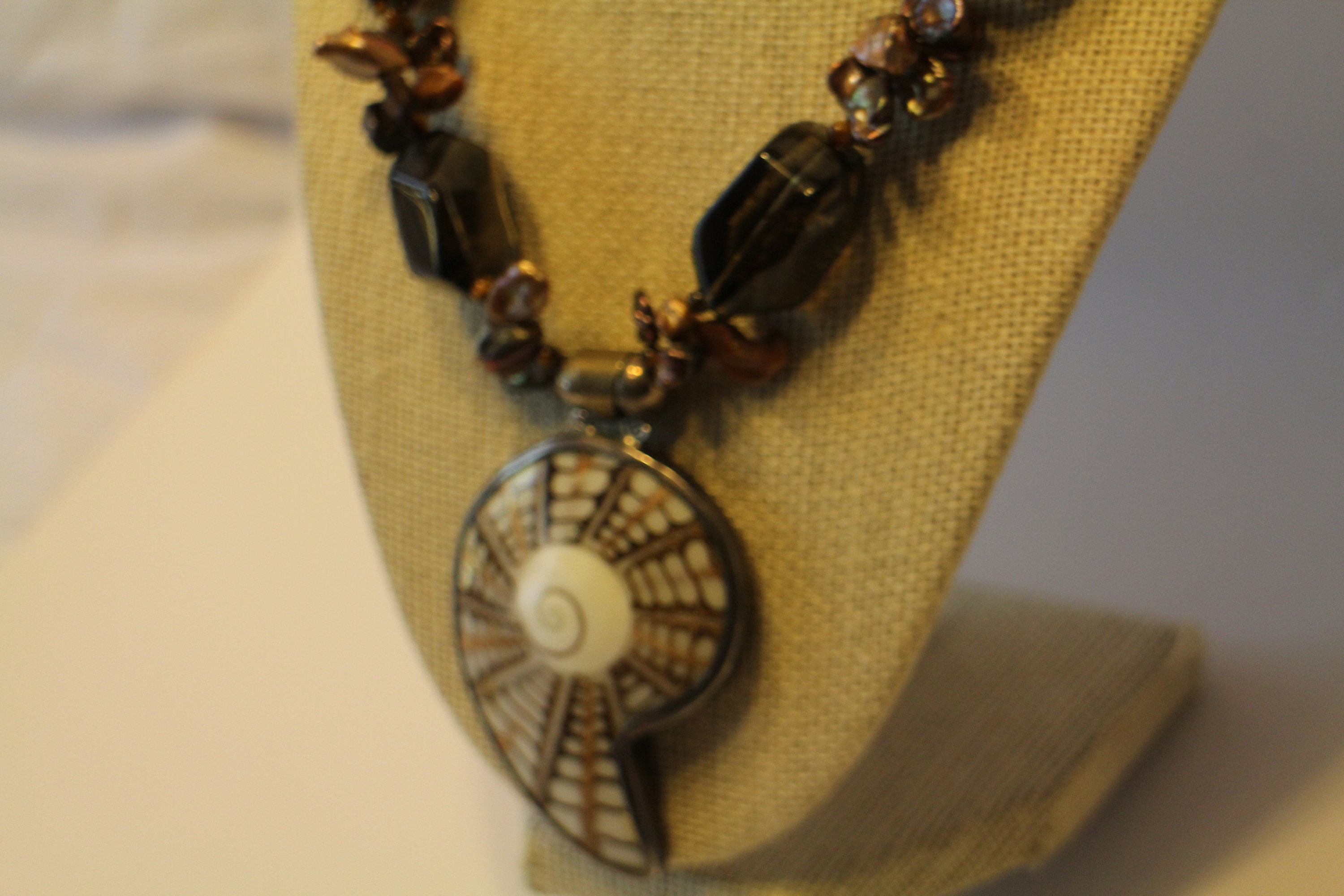 Vintage Shiva Shell Pendant Necklace - Etsy