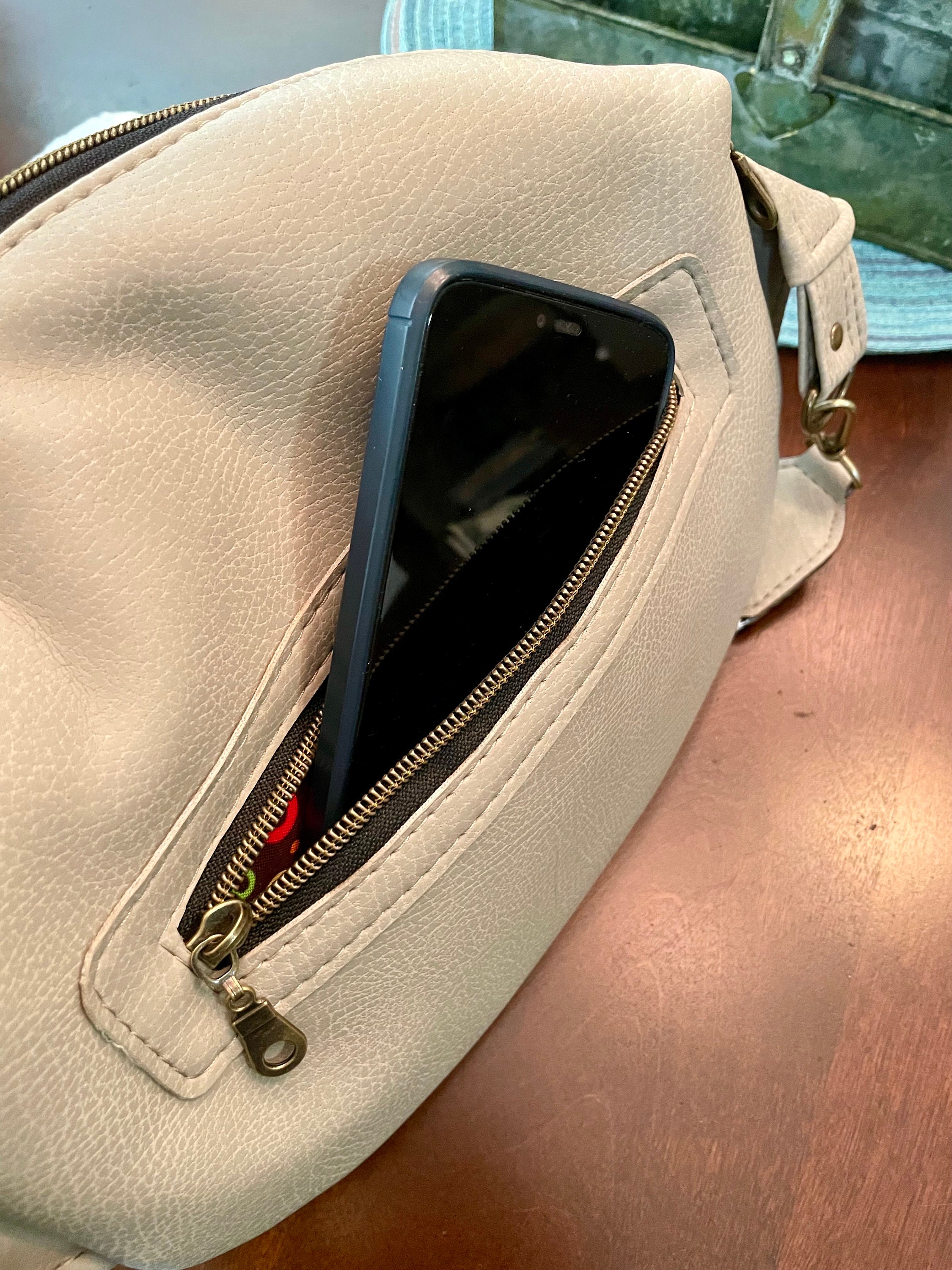 Clamshell Crossbody Sling, Triple Zippered Storage, Fanny / Waist Bag ...