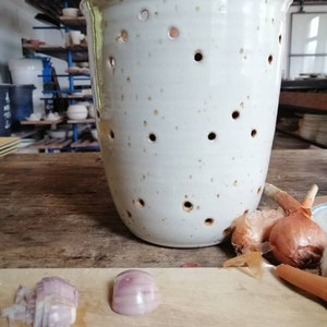 Big Sized Onion Keeper Garlic Onion Storage Jar With Lid Ceramic Food ...