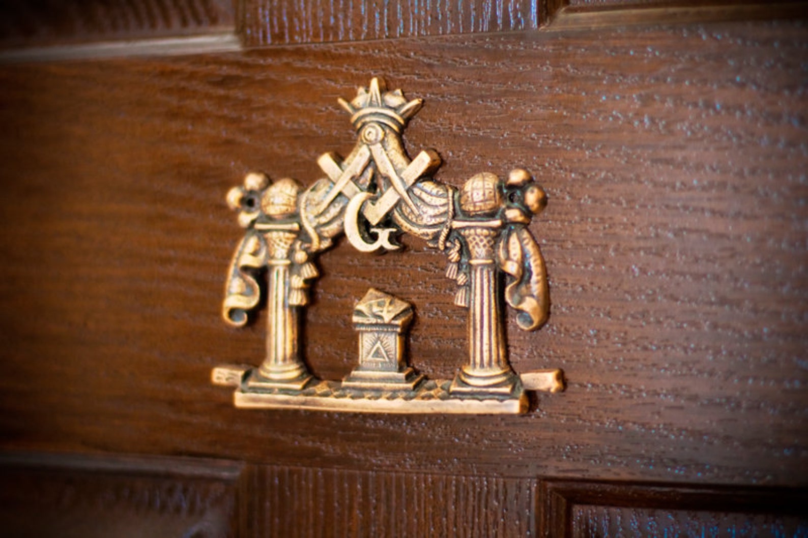 Masonic Pillars Altar and Emblem Plaque - Etsy