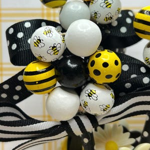 Bee Flower ** Bumble Bee Flower, Bead Flower, Bumble Bee, Bzzz, Yellow ...