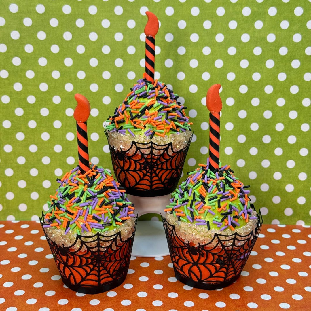 Fake Halloween Sprinkle Cupcakes *** Spider and Spiderweb, Jimmies, Fun ...