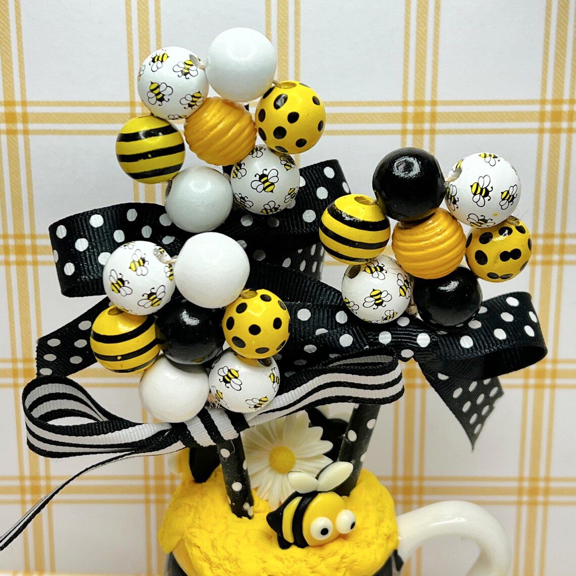Bee Flower ** Bumble Bee Flower, Bead Flower, Bumble Bee, Bzzz, Yellow ...